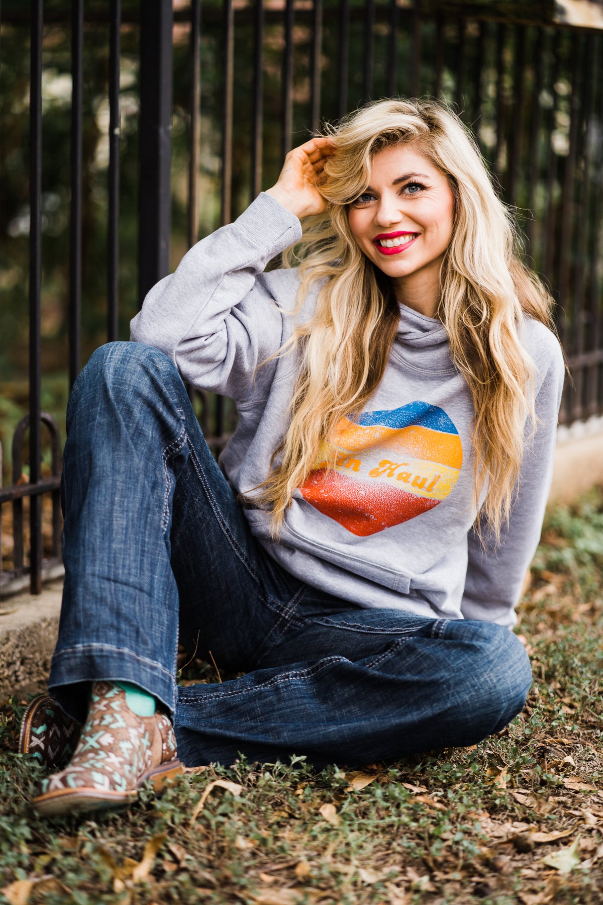 Styling Tips: Creating Chic Outfits with Western Clothing — Way Out ...